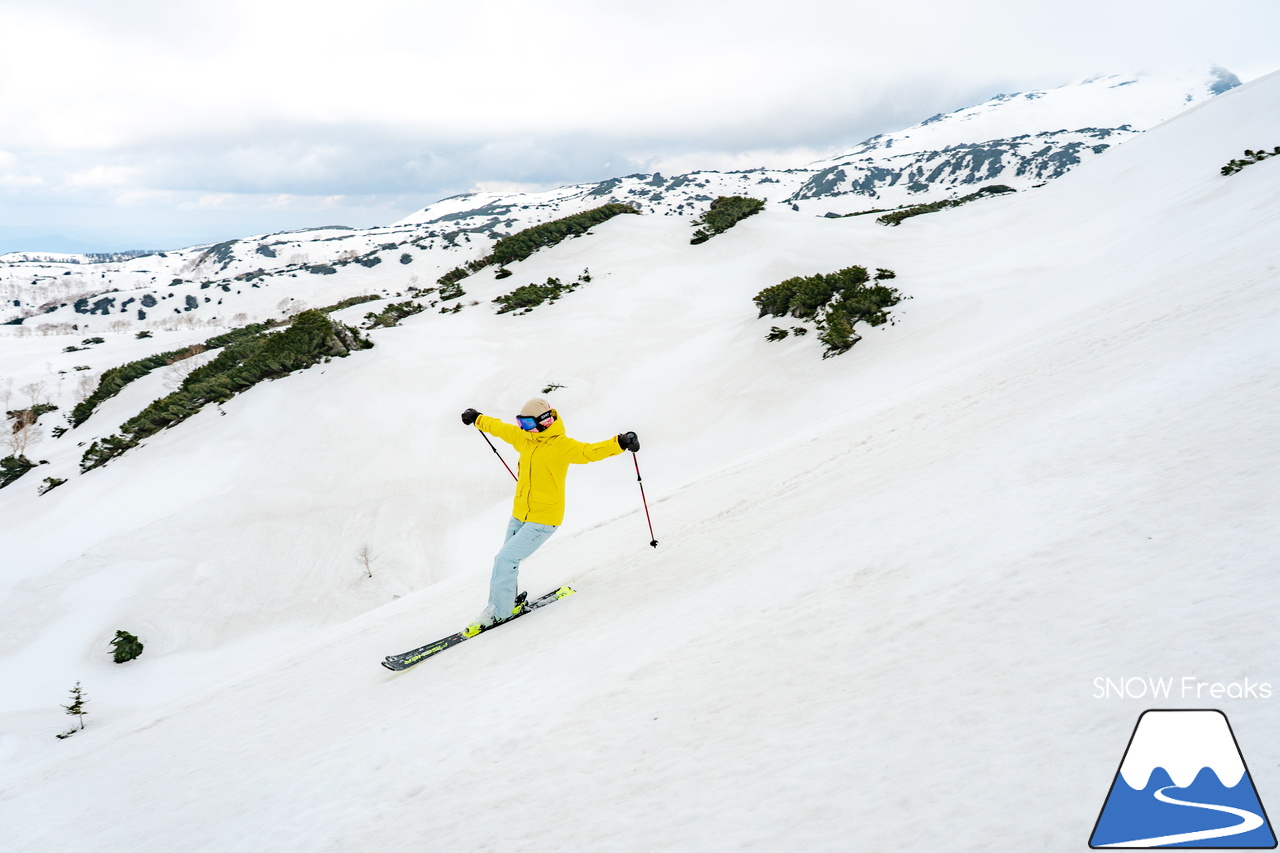 大雪山旭岳ロープウェイ｜北海道最高峰「旭岳」で、ひと足先に滑り納め…。2024-2025シーズンも SNOW Freaks をご覧くださり ...